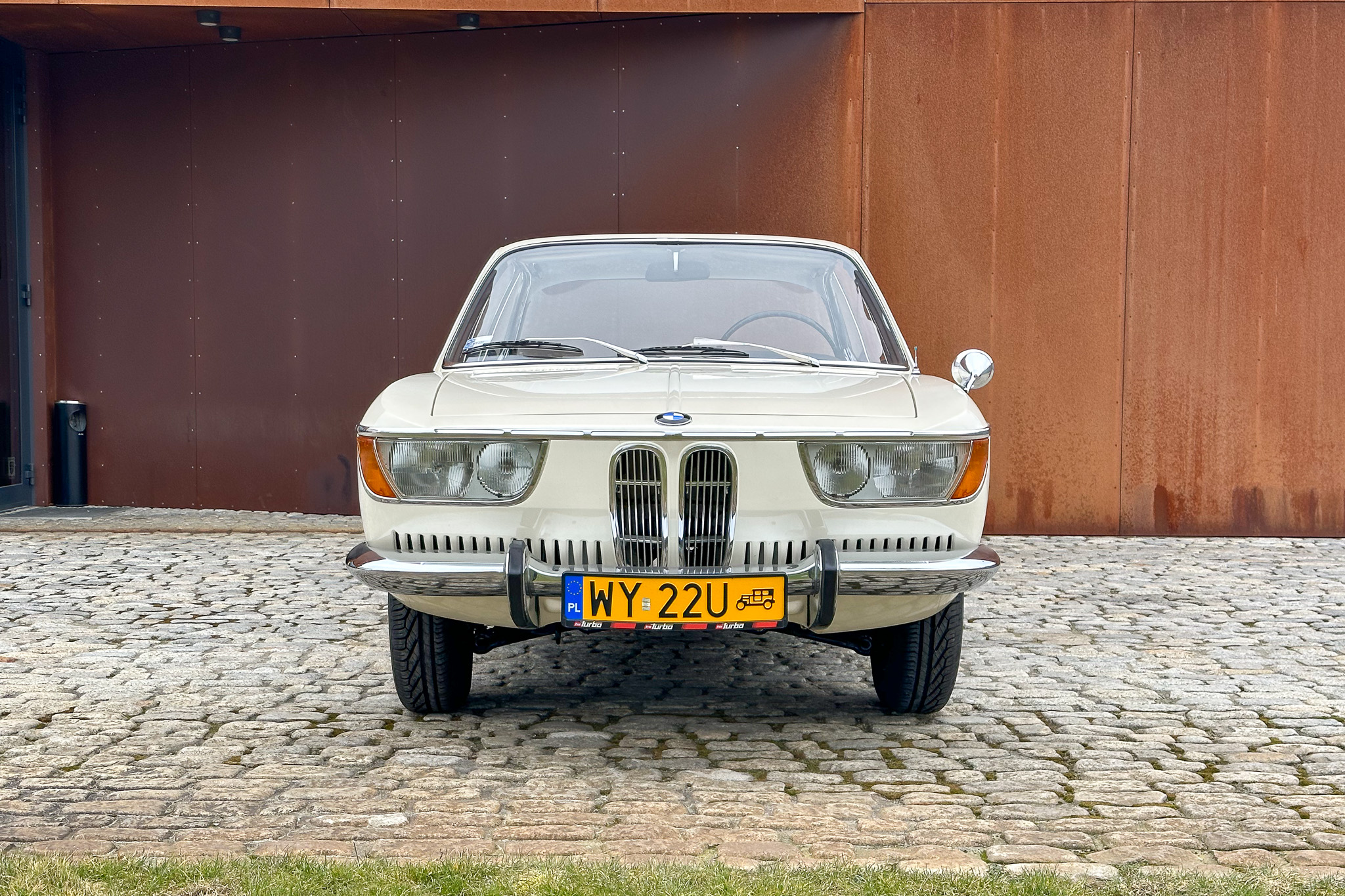 BMW 2000c Automatic – Stacja Klasyki